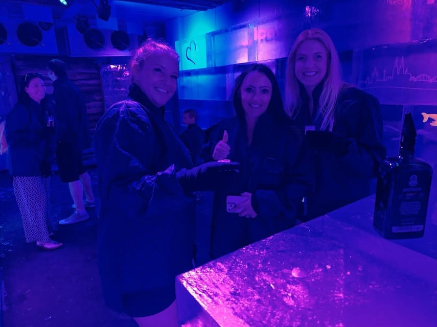 Köln: 3 ücretsiz içecek içeren giriş bileti IceBar | GetYourGuide