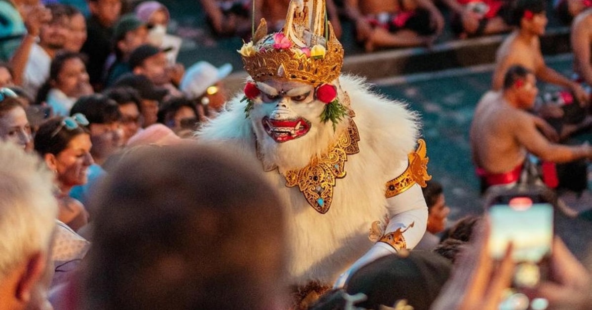 Bali: Padang Padang Beach, Uluwatu Temple & Kecak Dance | GetYourGuide