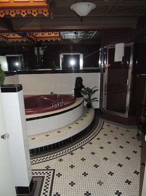 Gettysburg: Historic Farnsworth House Inn Guided Tour | GetYourGuide