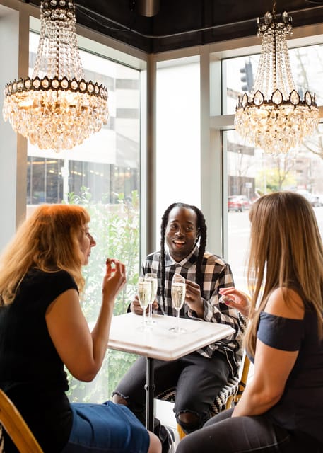 Seattle: Happy Hour Food and Cocktails Tour | GetYourGuide