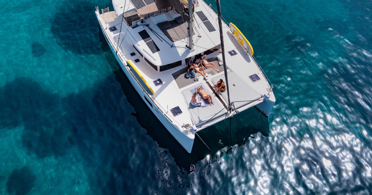 Athene Riviera 5 uur durende catamarancruise met lunch en drankjes ...