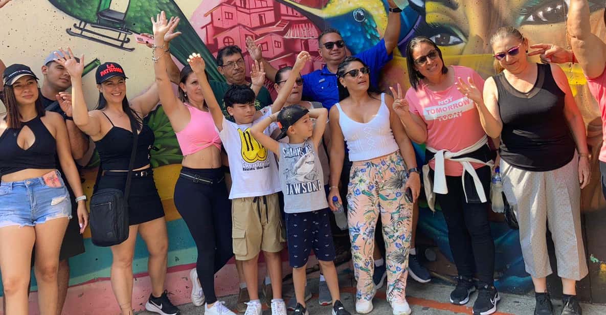 Graffiti Tour comuna 13 Medellin | GetYourGuide