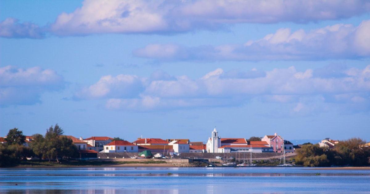 Valada: passeio de barco de 1 hora, tour guiado | GetYourGuide