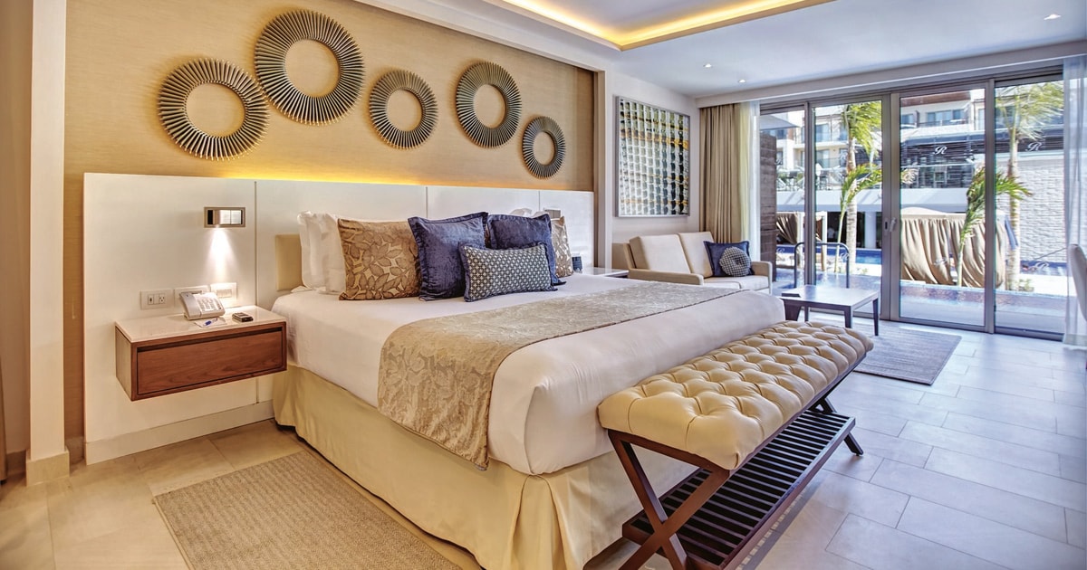 Navetta privata dall'aeroporto di CUN al Hideaway at Royalton Cancun ...