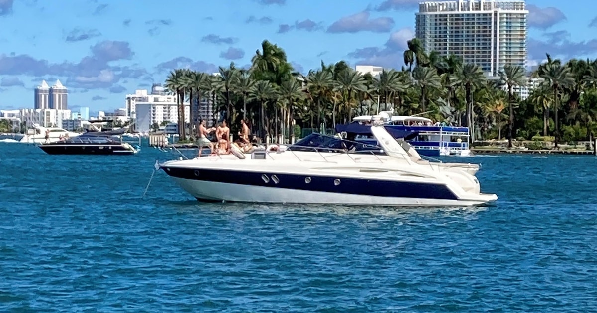 Perfect Luxury Cruiser For Everything Miami Can Offer! | GetYourGuide