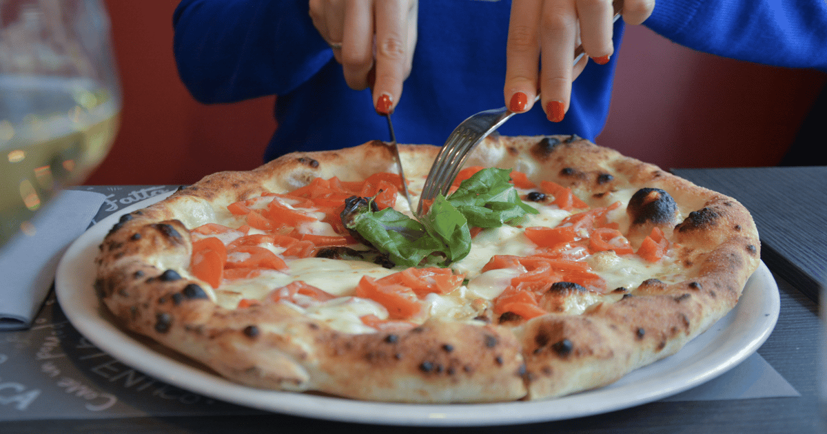 Rome: praktische pizzales bij het Vaticaan met wijn | GetYourGuide