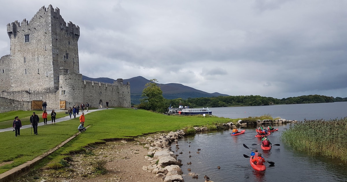 Kajakpaddling i Killarney-sjöarna från Ross Castle. Guidad | GetYourGuide