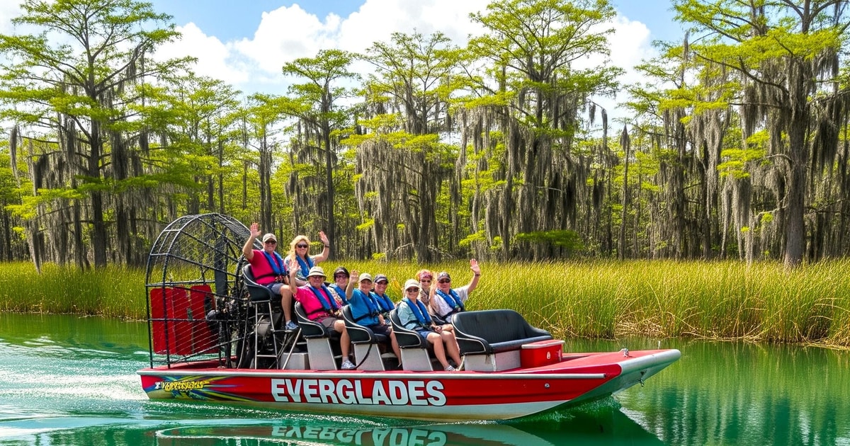 Miami: Everglades Airboat Alligator Tour met transfer | GetYourGuide