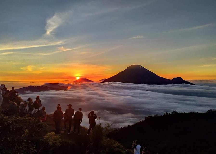 Dieng Plateau: Sikunir Golden Sunrise Tour from Yogyakarta | GetYourGuide
