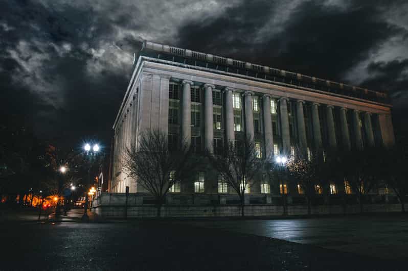 Washington, DC: Ghosts and Spirits Haunted Walking Tour | GetYourGuide