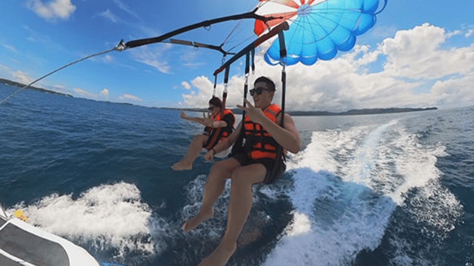 Boracay Parasailing con Insta 360 | GetYourGuide