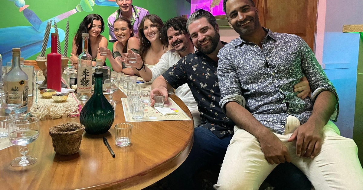Mezcal-proeverij op een geheime locatie in het hart van Oaxaca ...