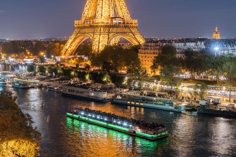 Paris: Seine Nehri üzerinde Sevgililer Günü Yemek Gezisi | GetYourGuide