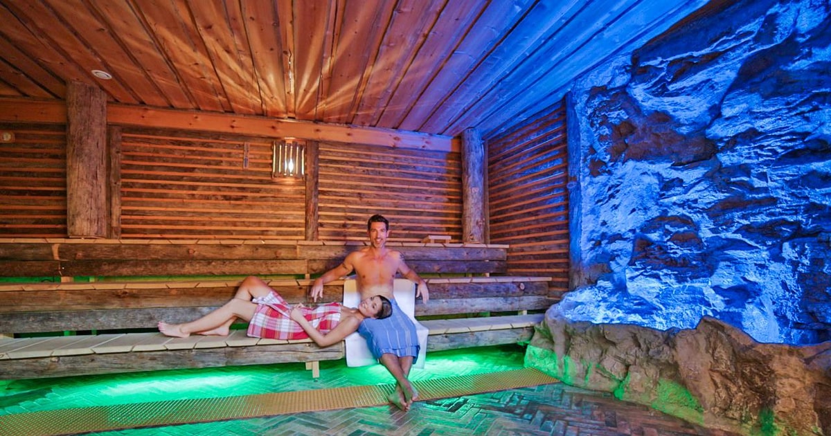 Köln: Sauna dünyası dahil Aqualand macera havuzu için günlük bilet ...