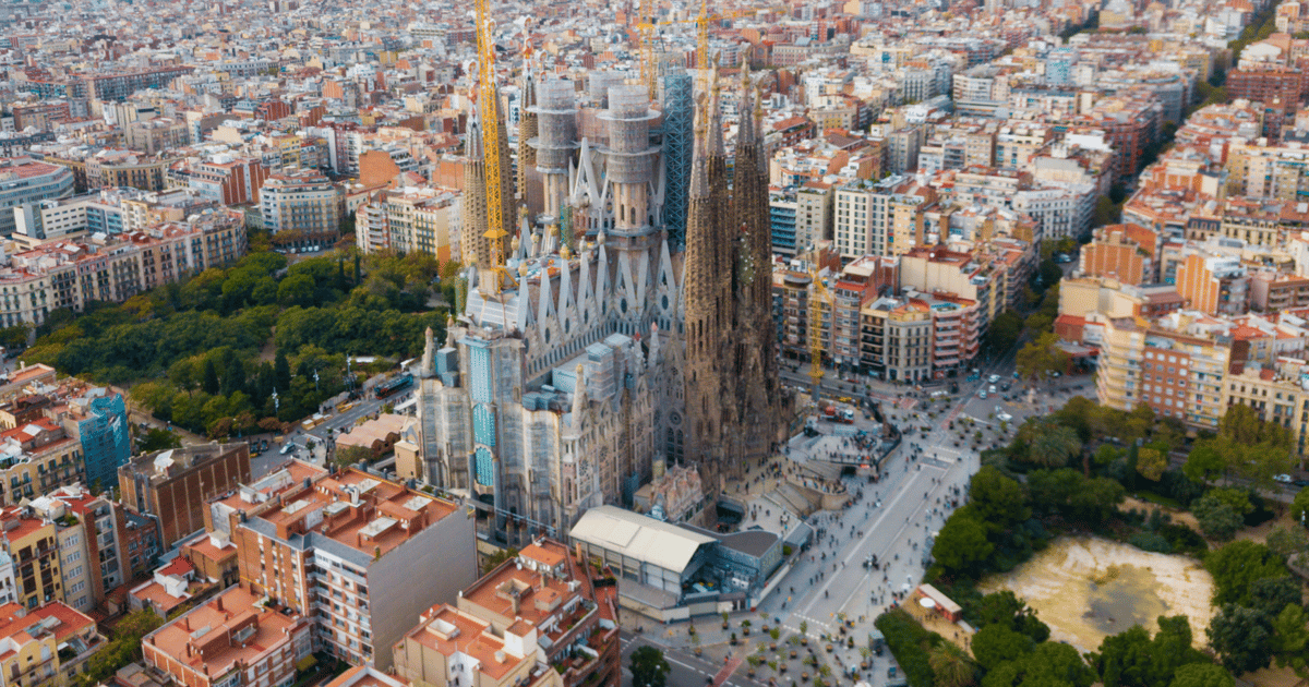 Walking tour Barcelona with your own AI-guide on your mobile | GetYourGuide