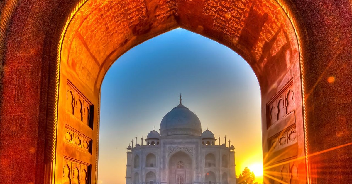 Tour de día completo de Agra con amanecer y atardecer en el Taj Mahal ...