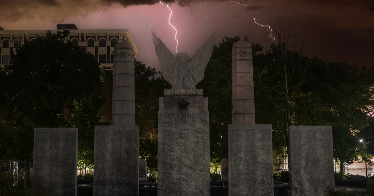 Grand Rapids Wraiths and Witches Ghost Tours | GetYourGuide