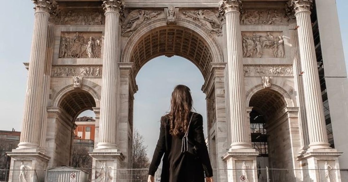 MILANO TOUR GUIDE + PROFESSIONAL SHOOTING | GetYourGuide