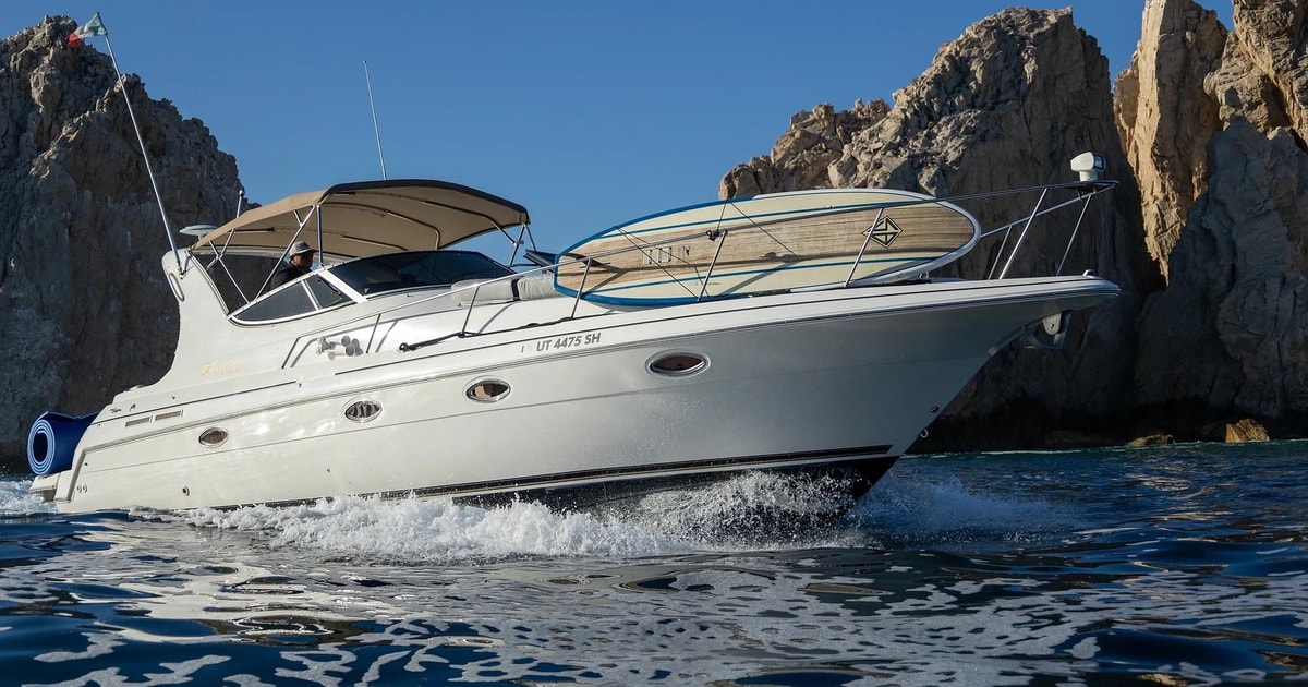 Cabo San Lucas: Experiência em um iate particular de 35 pés | GetYourGuide