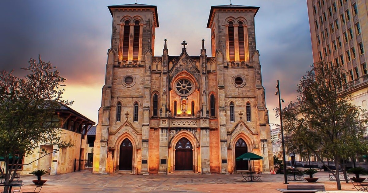 San Antonio: Visita de la ciudad en furgoneta | GetYourGuide