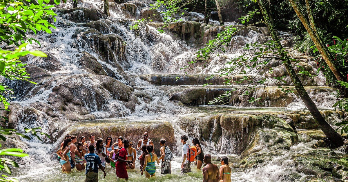 Ocho Ríos Excursión a las cataratas del río Dunn | GetYourGuide