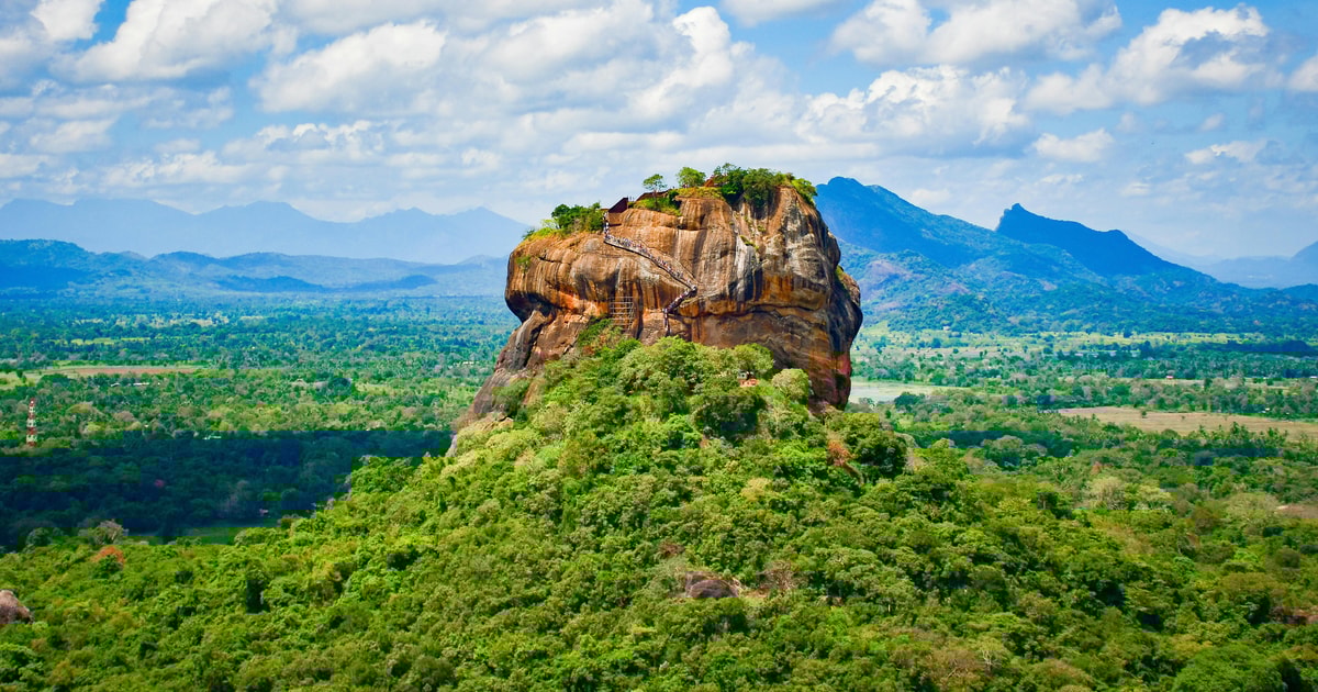 Excursión de un día de Kandy a Sigiriya y Dambulla | GetYourGuide