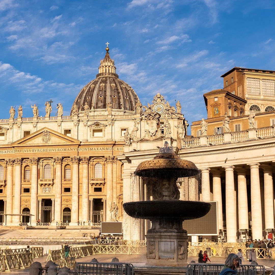 Rome: St Peter's Basilica Express Tour, Grottoes & Holy Door | GetYourGuide
