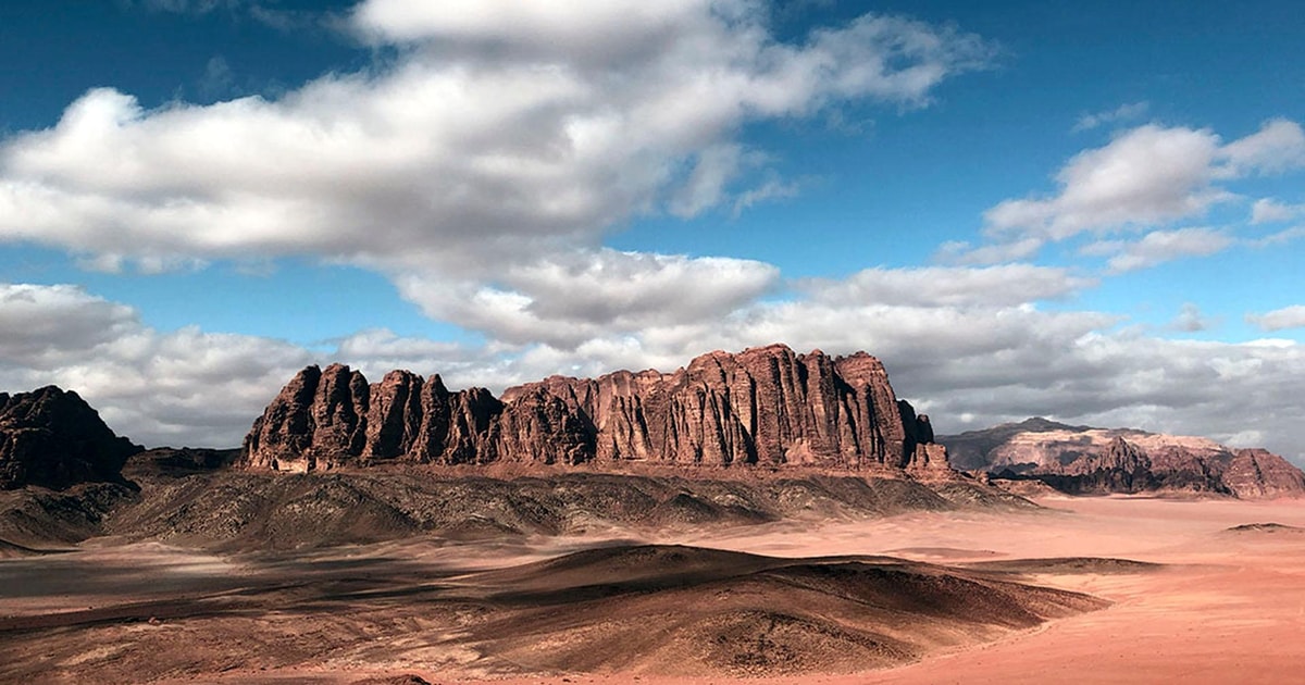 Wadi Rum: 4x4 Jeep Tour 5h mit Sonnenuntergang und Beduinenerfahrung ...