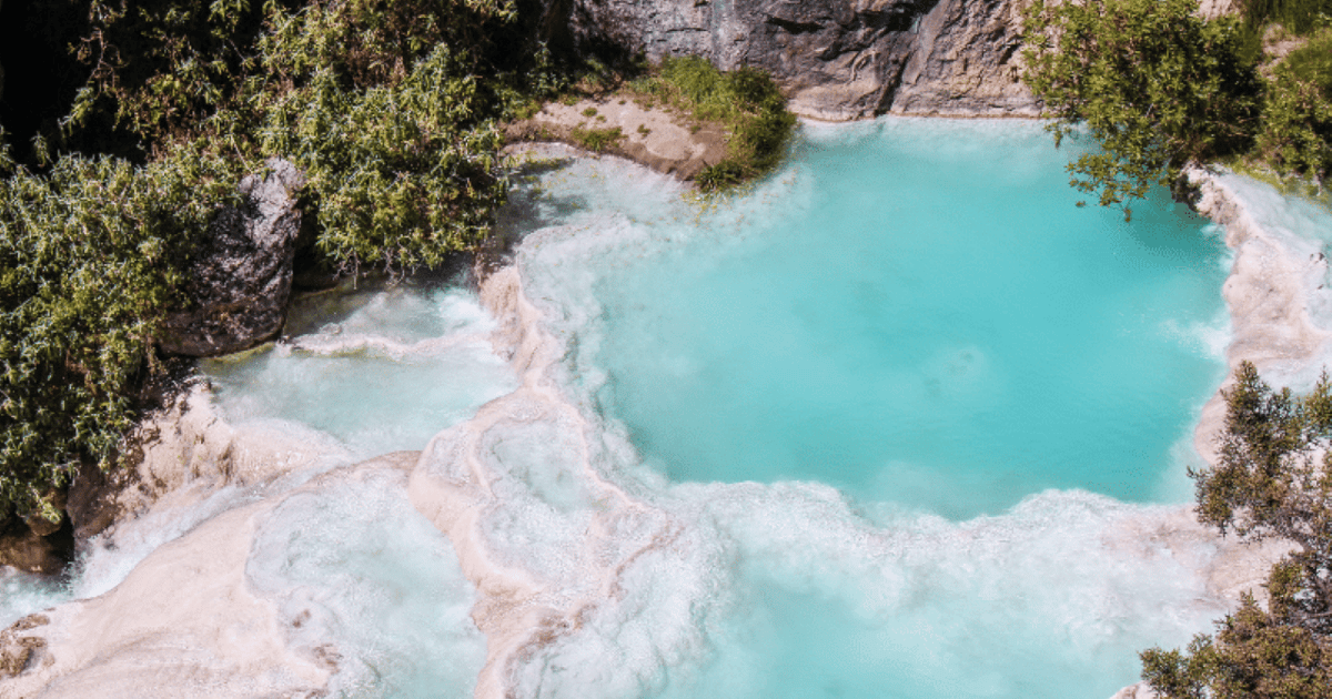 Forundring over det turkise vand i Millpu i Ayacucho | GetYourGuide