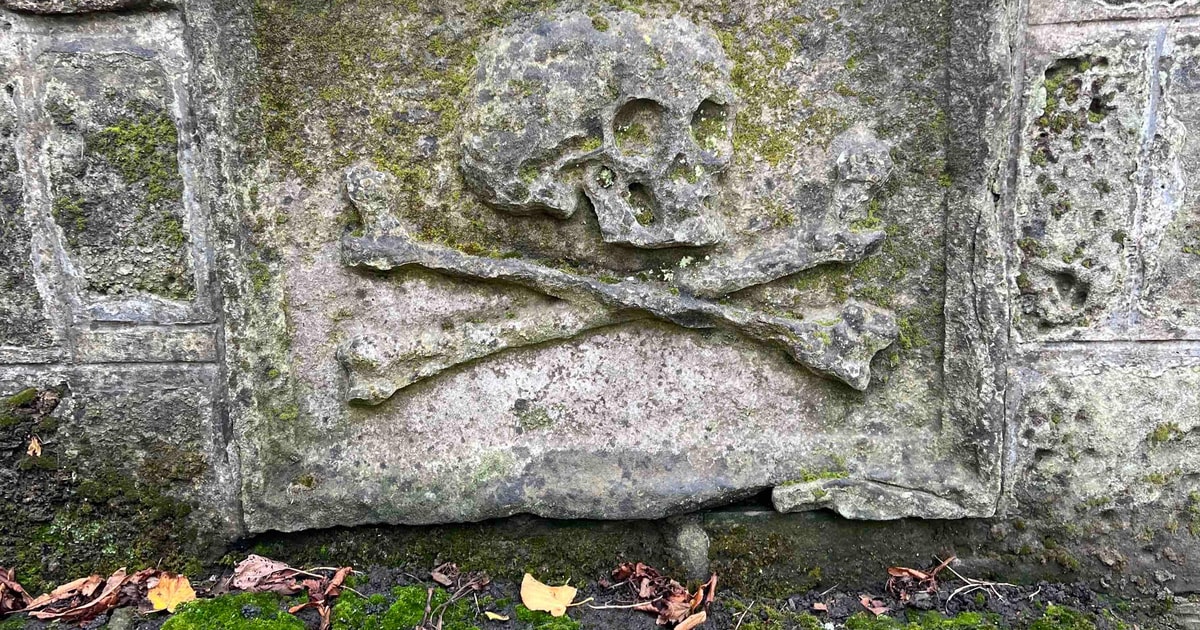 Edinburgh: The Dark and Hidden History Walking Tour | GetYourGuide