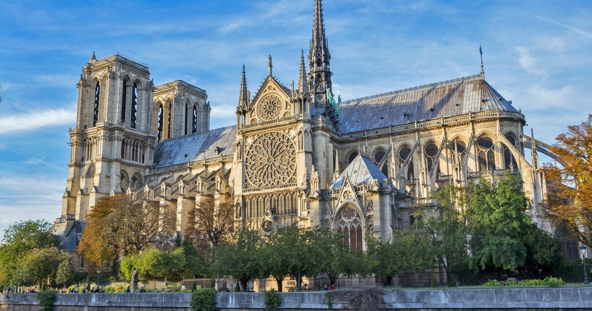 Paris : Chasse au trésor en famille autour de Notre-Dame | GetYourGuide