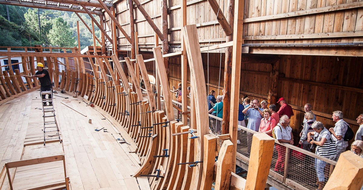 Baskisk valbåt och traditionellt baskiskt ciderhus | GetYourGuide