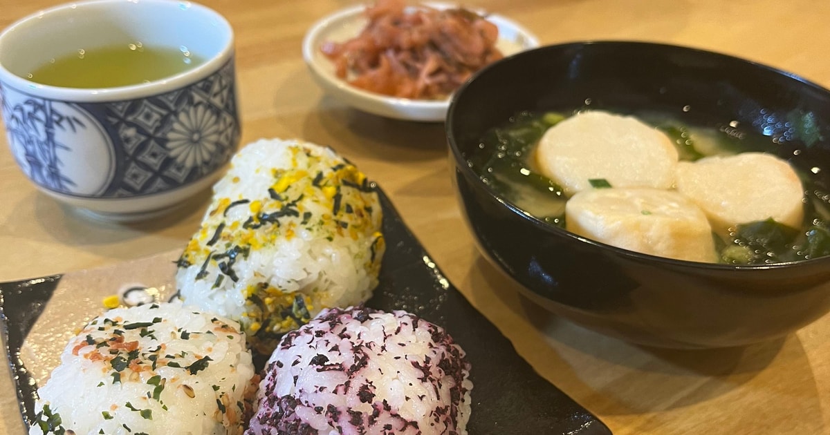 Takayama : Onigiri et préparation de soupe miso dans un temple ...