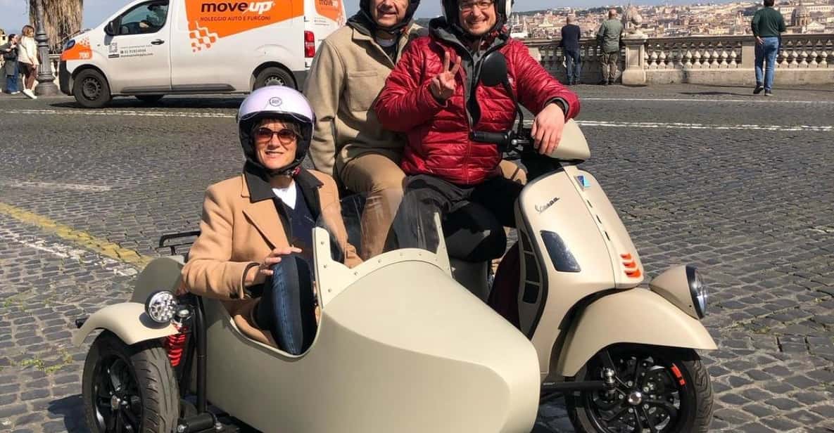 Vespa-tur i sidevogn: Ekspres-højdepunkter i Rom | GetYourGuide