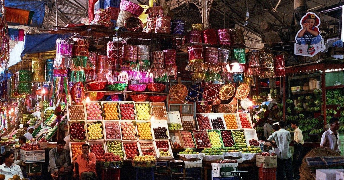 Mumbai: Full-Day Food Tour of Mumbai with Spice Bazaar Visit | GetYourGuide