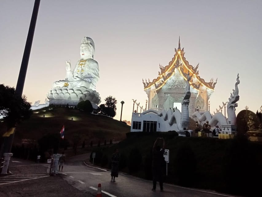 Chiang Rai White & Blue & Huay Pla Kang Temple& Lalitta Cafe | GetYourGuide