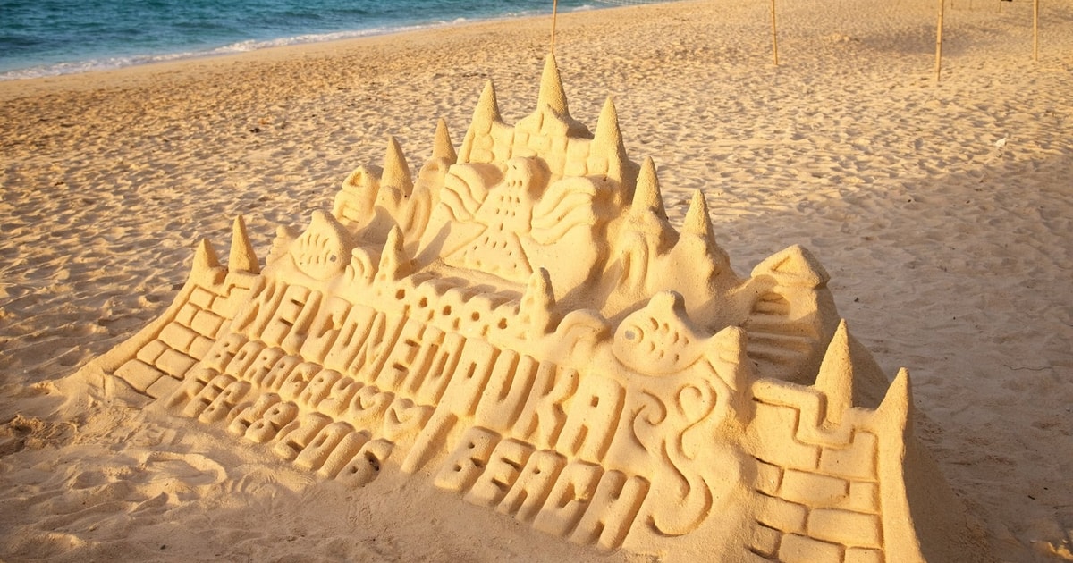 Island Hop & Dine: Boracay with Premium Beach Buffet | GetYourGuide