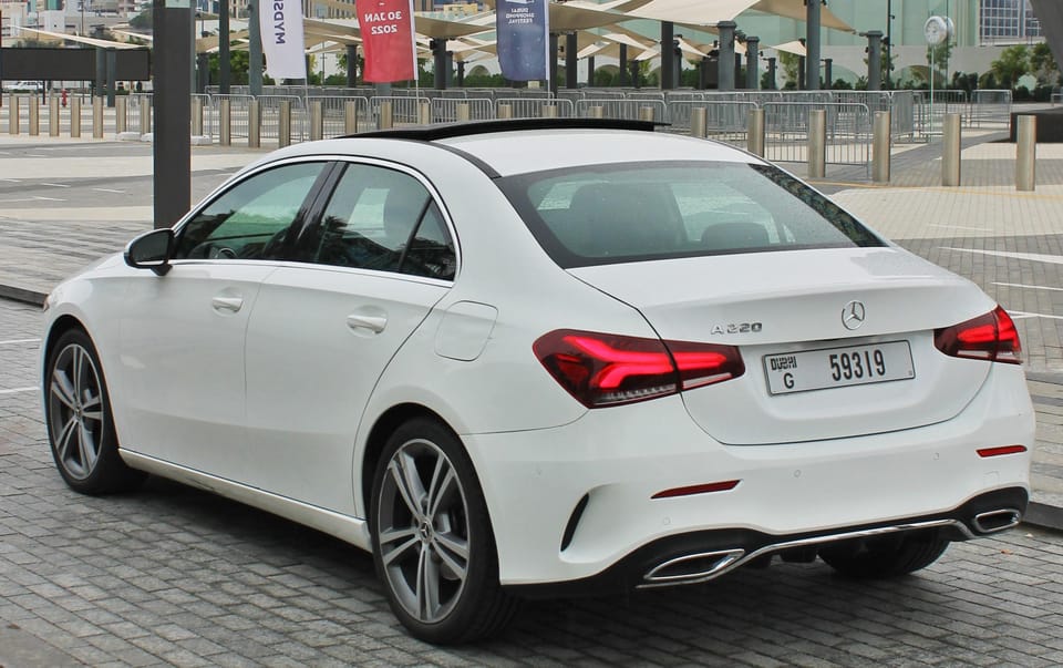 Mercedes-Benz A220 2022 Eendaagse zelfrit in Dubai | GetYourGuide