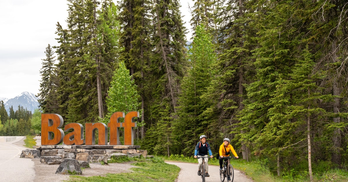 Paquete Autoguiado de Hotel + Entrada al Parque Nacional de Banff ...