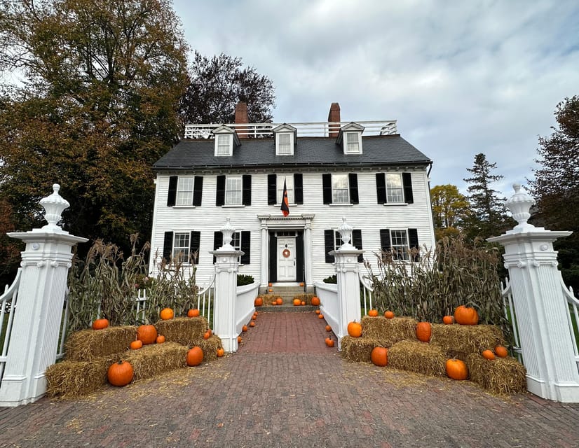 Salem, MA: Hocus Pocus Movie Guided Walking Tour | GetYourGuide