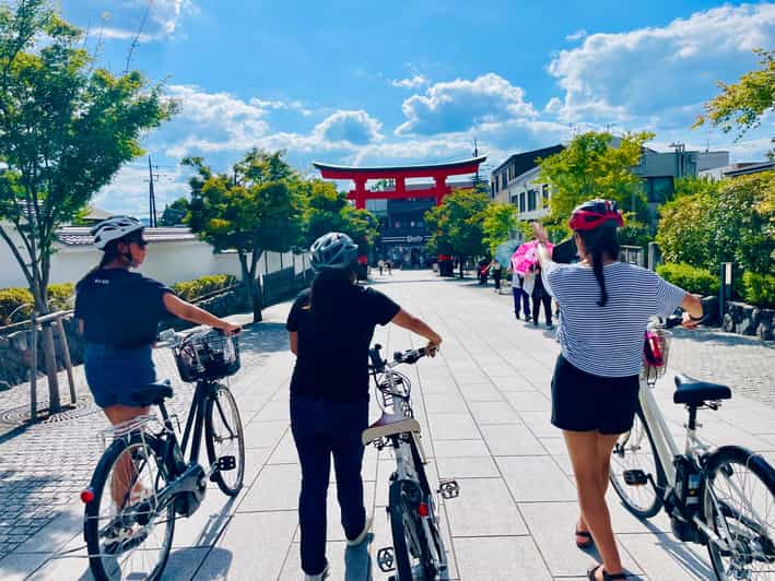 Kioto: Recorrido en E-Bike por el Santuario de Fushimi Inari y el Templo de Tofukuji | GetYourGuide