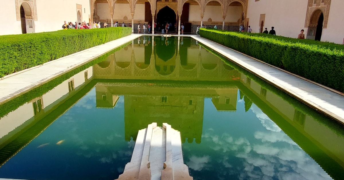 Granada: Alhambra & Nasrid Palaces Guided Tour with Tickets | GetYourGuide