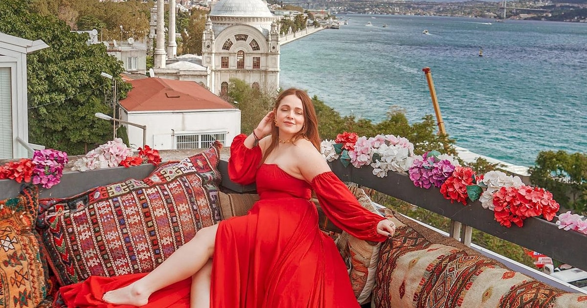 Istanbul: Fototour & Fotograf für fliegende Kleider | GetYourGuide