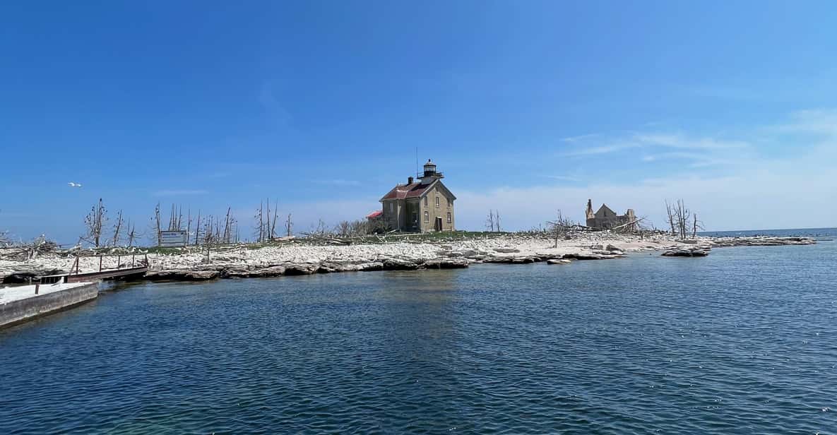 Gills Rock: Plum Island & Pilot Island Lighthouse Cruise | GetYourGuide