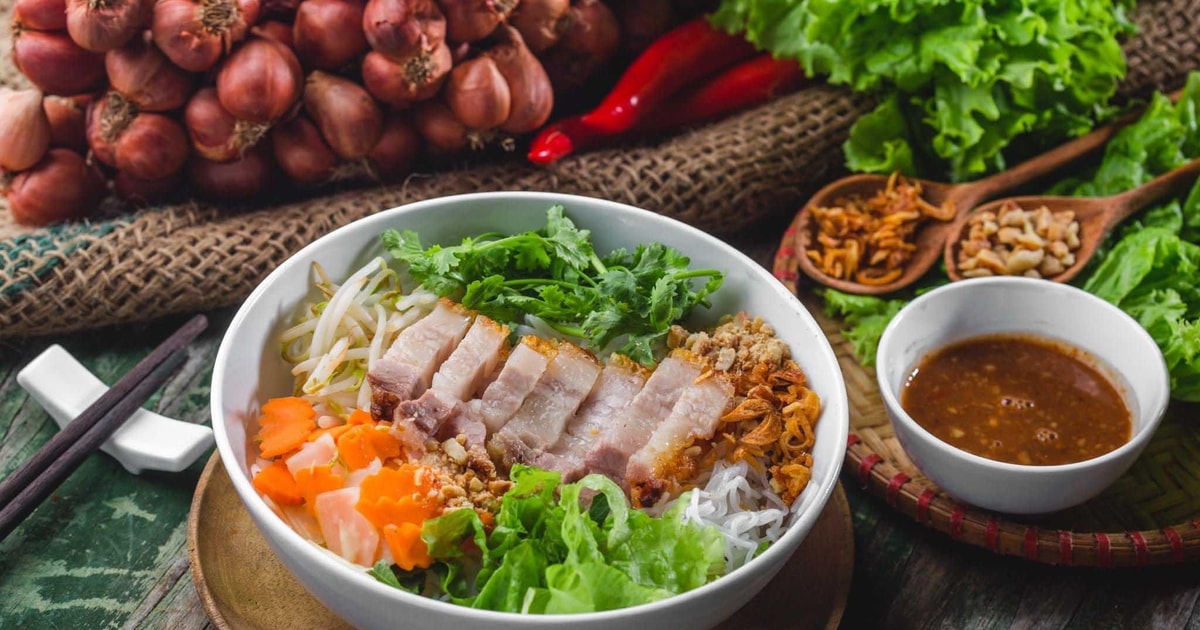 Exploring Da Nang: Bac My An Market Guided Food Tour | GetYourGuide