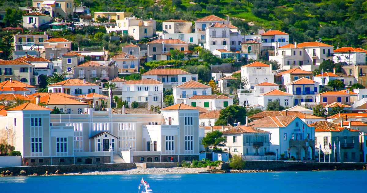 Viagem de 1 dia à Ilha de Spetses a partir de Atenas | GetYourGuide