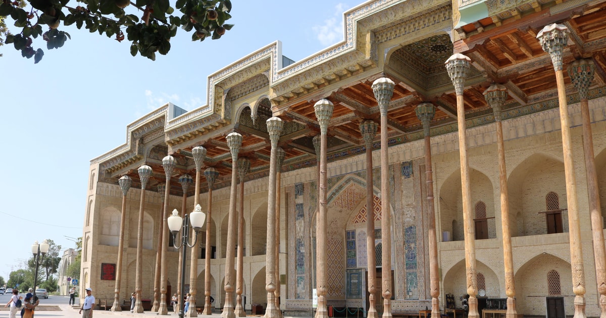 Tour a pie privado por la histórica Bujará. | GetYourGuide