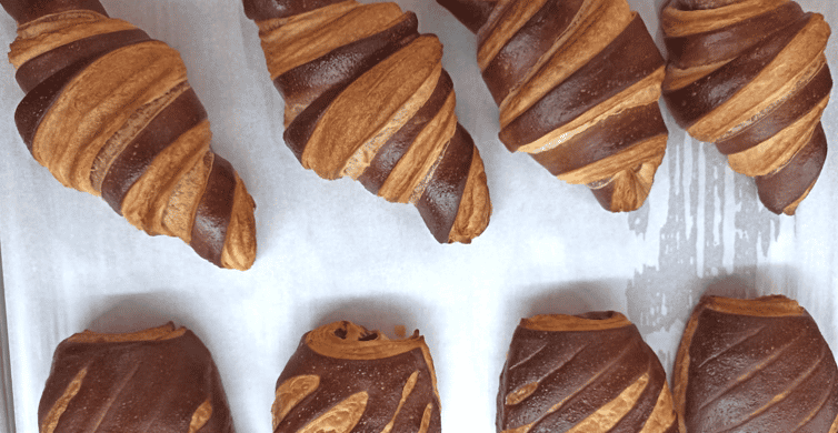 Paris: Aula de confeitaria de croissants bicolores | GetYourGuide