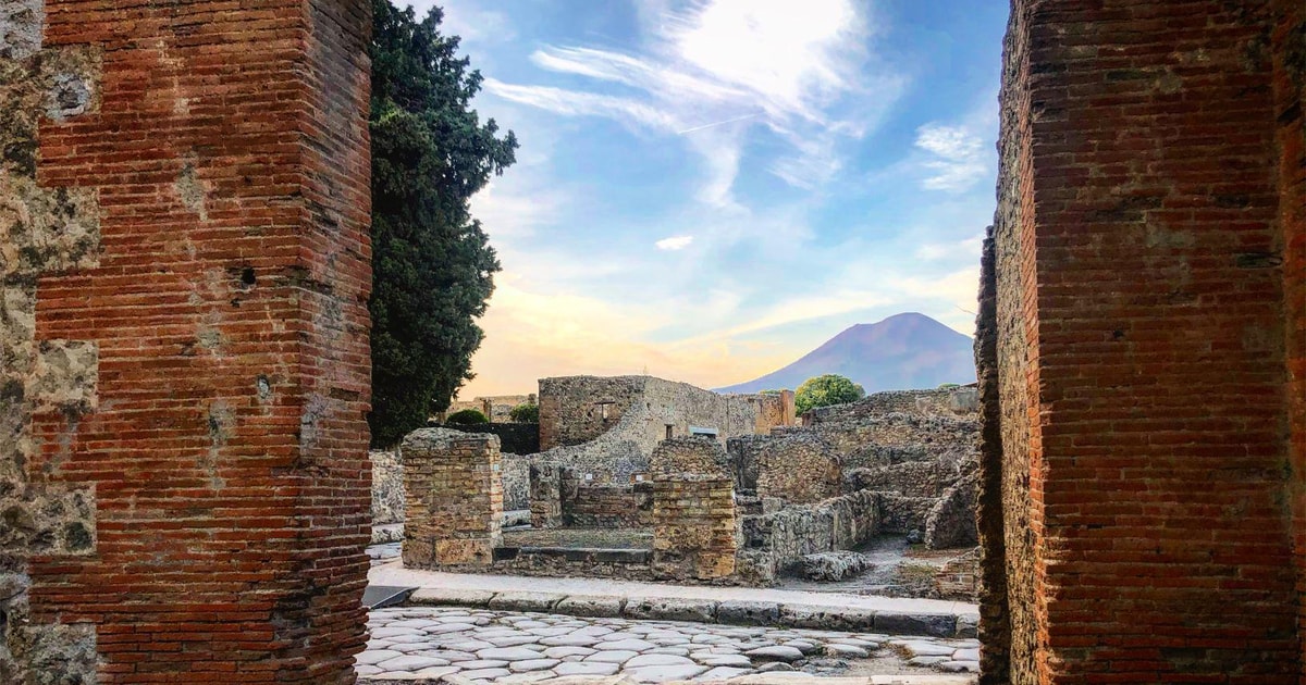 Desde Positano: Visita guiada a Pompeya sin hacer cola | GetYourGuide