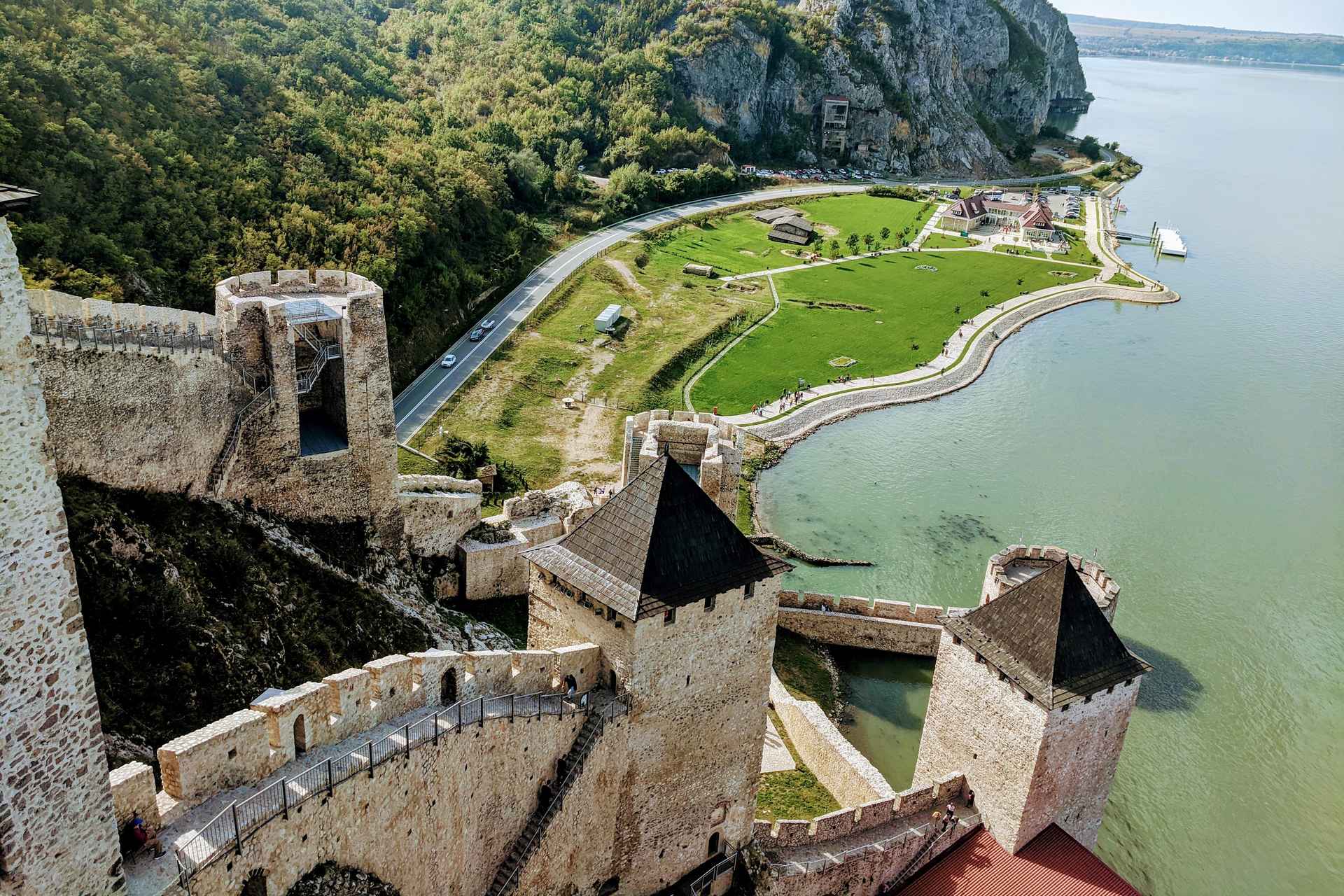 Desde Belgrado: Tour a la Fortaleza de Golubac y el Desfiladero de las ...